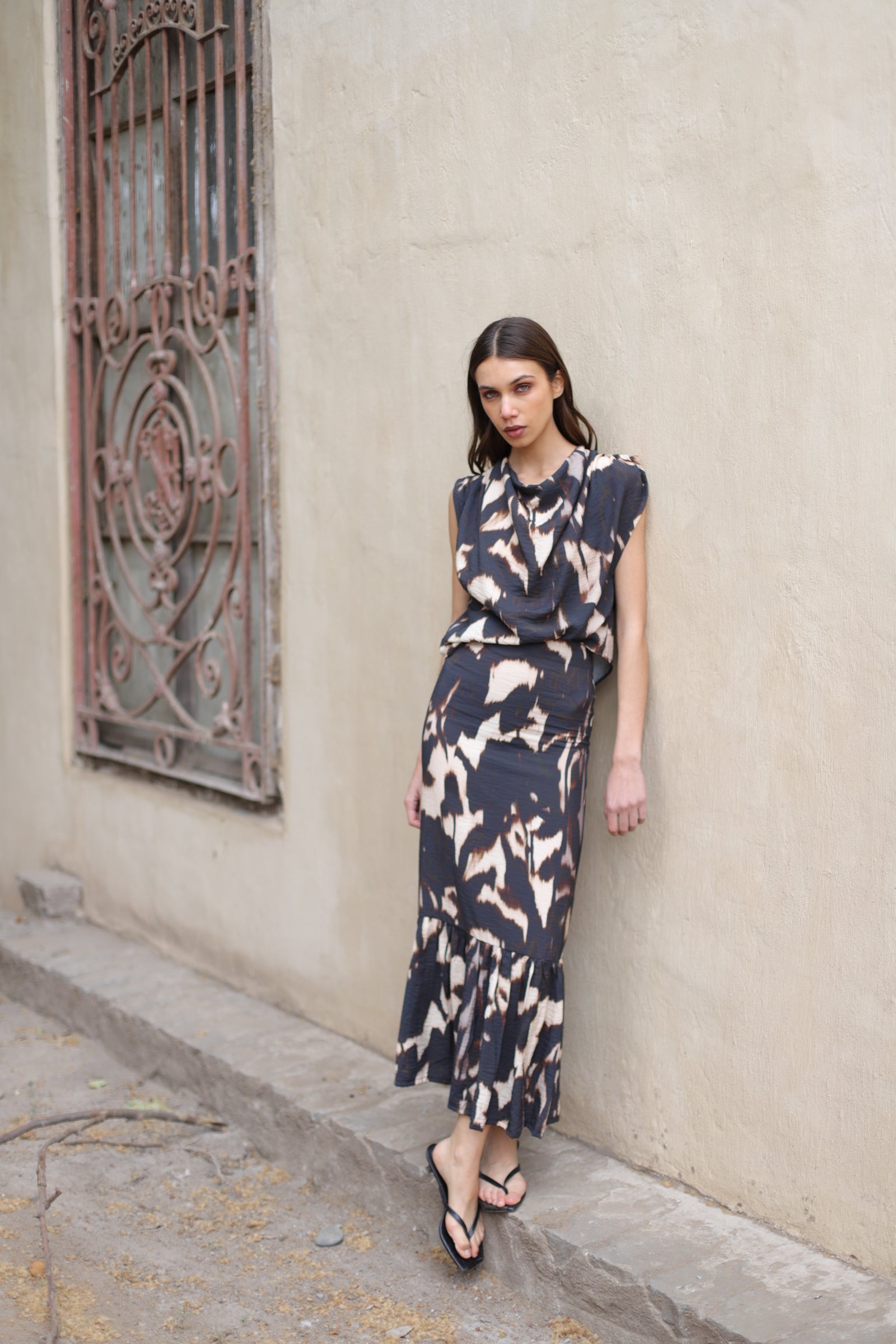 Pollera Tania Black Flowers – Marina Mia